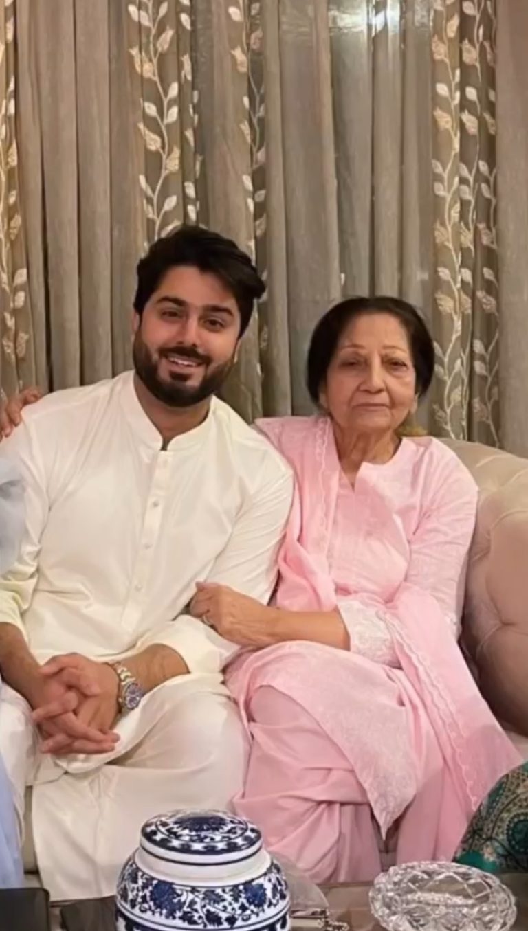 Zaviyar Nauman Ijaz New Pictures With Family & Friends | Reviewit.pk