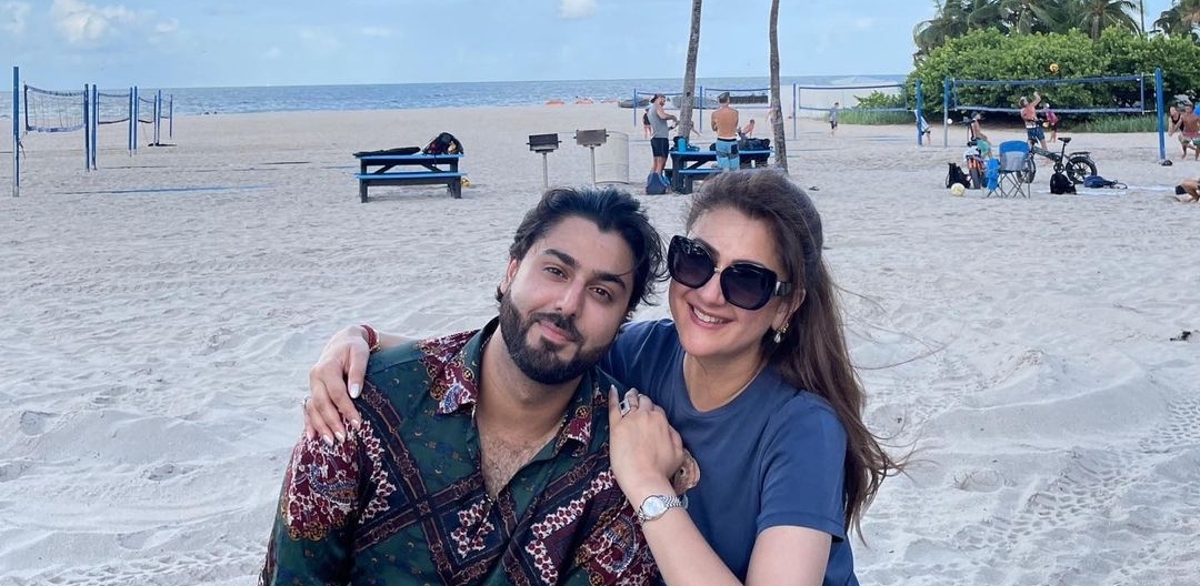 Zaviyar Nauman Ijaz New Pictures With Family & Friends | Reviewit.pk