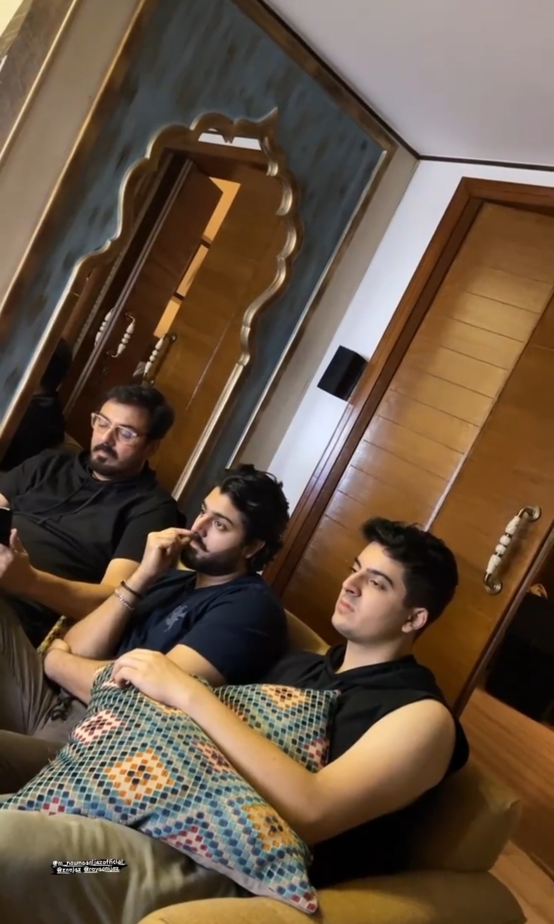 Zaviyar Nauman Ijaz New Pictures With Family & Friends | Reviewit.pk