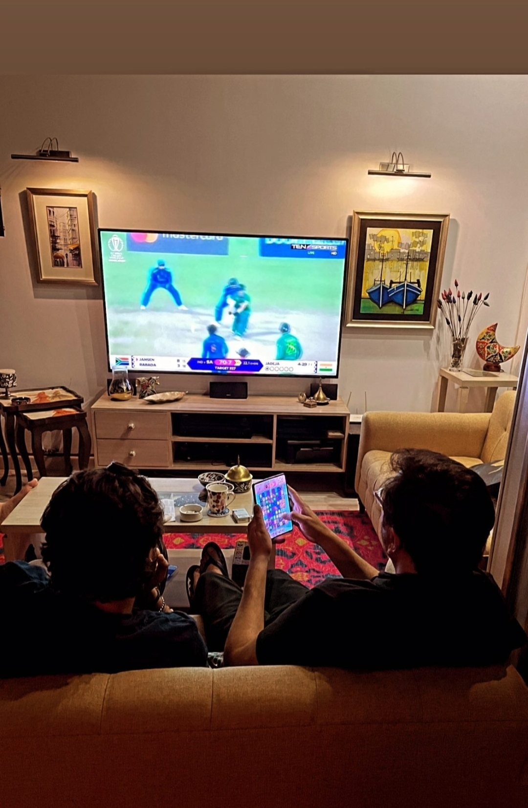 Zaviyar Nauman Ijaz New Pictures With Family & Friends | Reviewit.pk