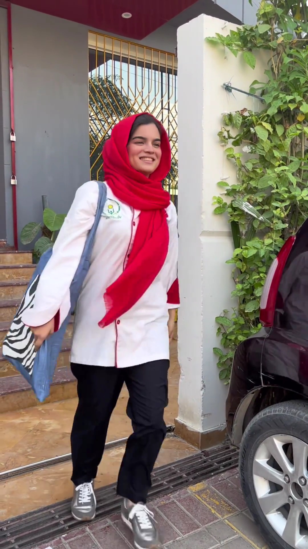 Feroze Khan's Ex-Wife Aliza Sultan Joins Cooking Classes | Reviewit.pk