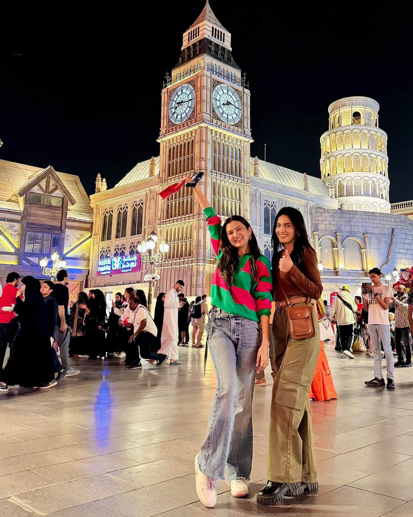 Iqra Kanwal Enjoying Vacations In Global Village Dubai | Reviewit.pk
