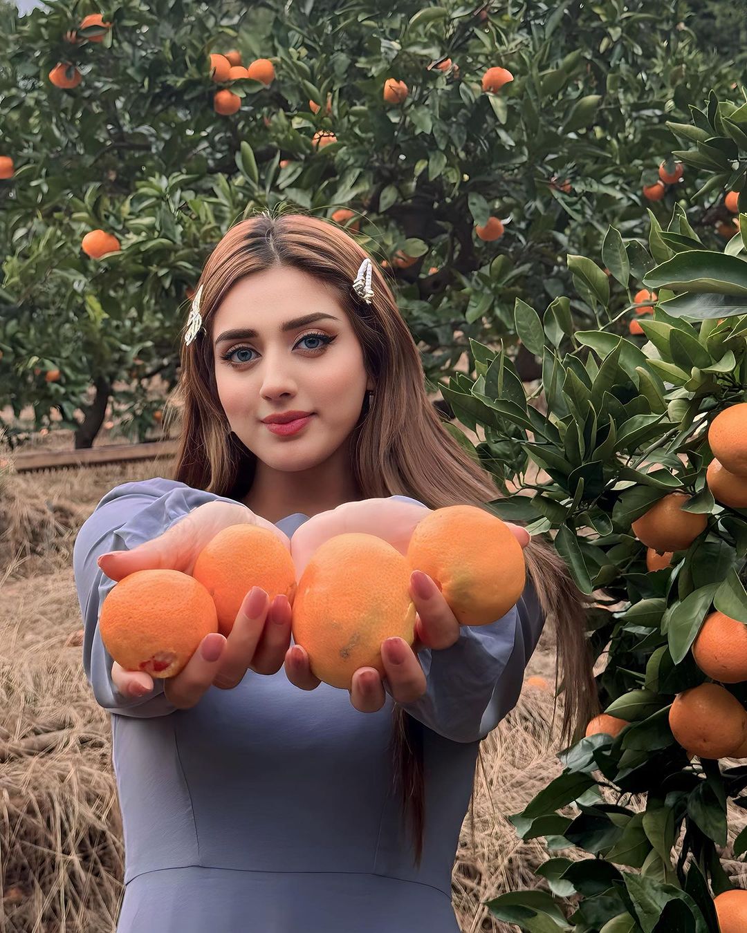 jannat-mirza-beautiful-pictures-from-gamagori-orange-park-japan