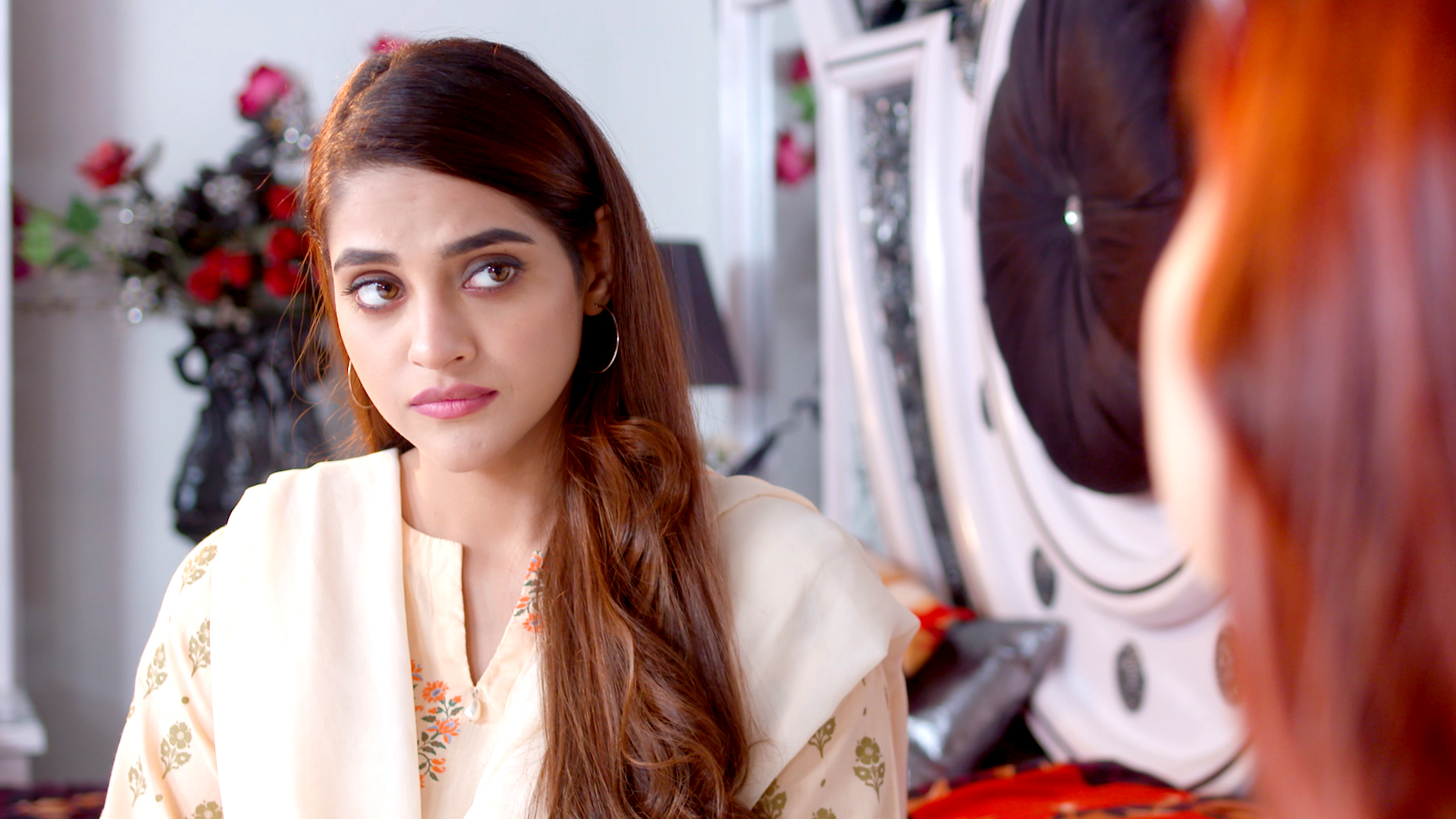 Mun TV's New Serial Kesa Mera Naseeb Sheds Light On Complexities Of Relationships | Reviewit.pk