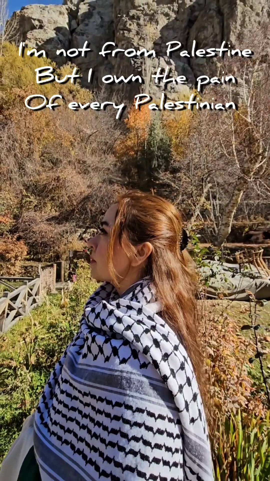 Maria B Raises Awareness For Palestine On Vacation | Reviewit.pk