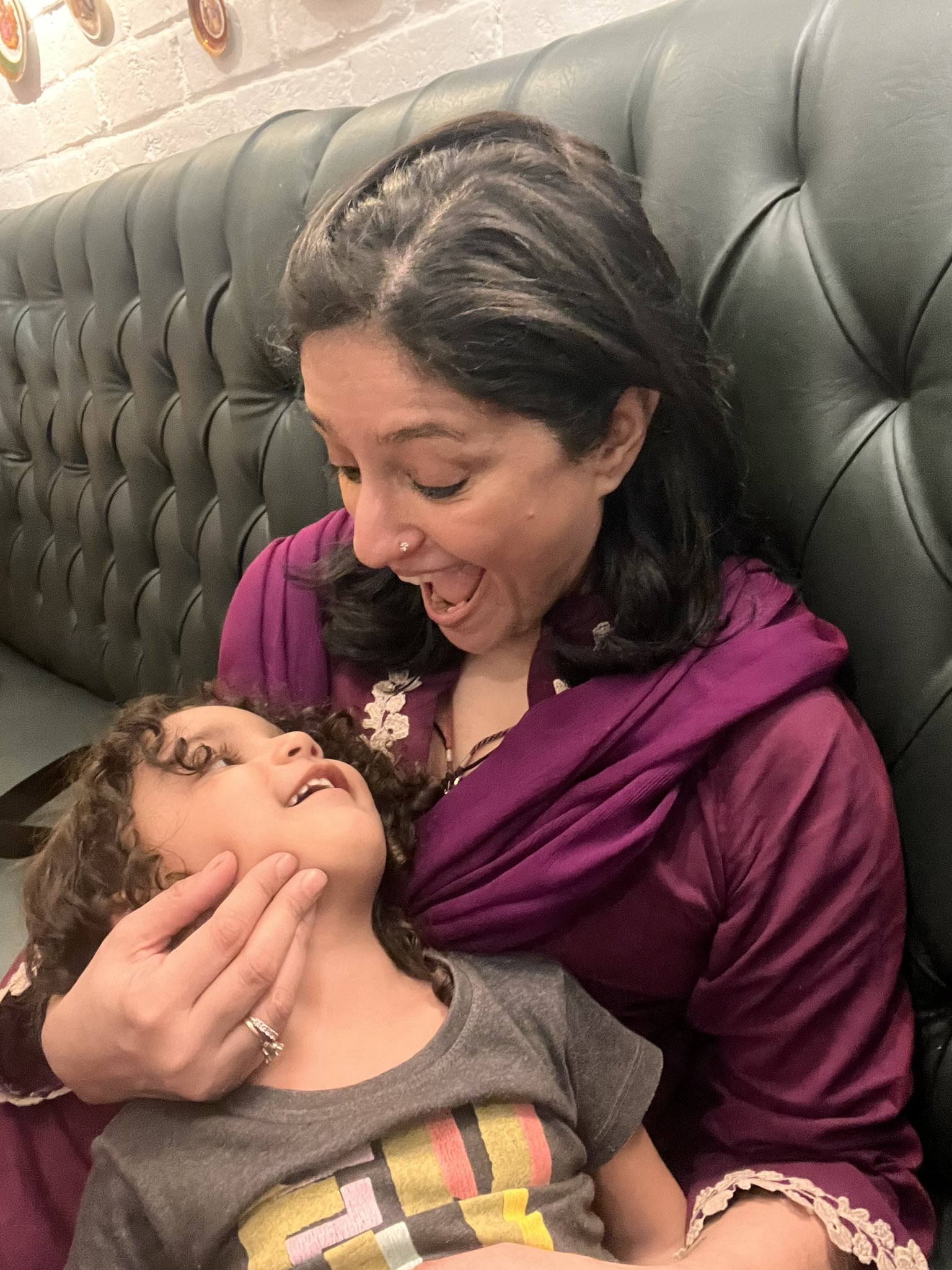 Nadia Jamil Shares Miraculous Story Of Daughter's Eyesight | Reviewit.pk
