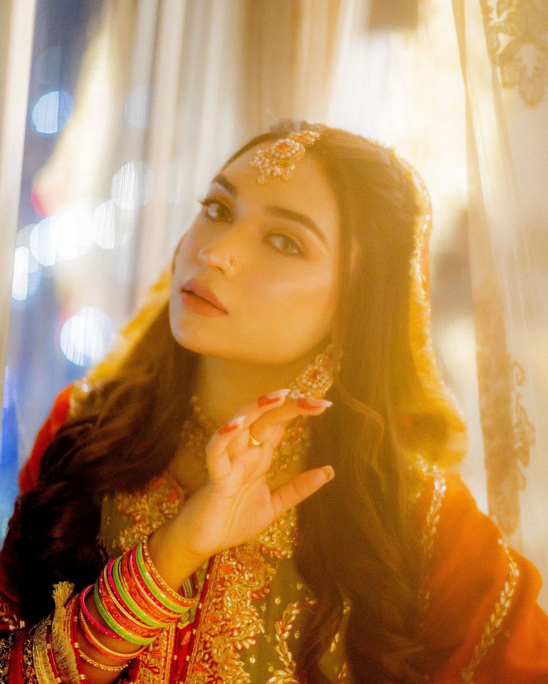 Romaisa Khan HD Pictures From Sister's Wedding | Reviewit.pk