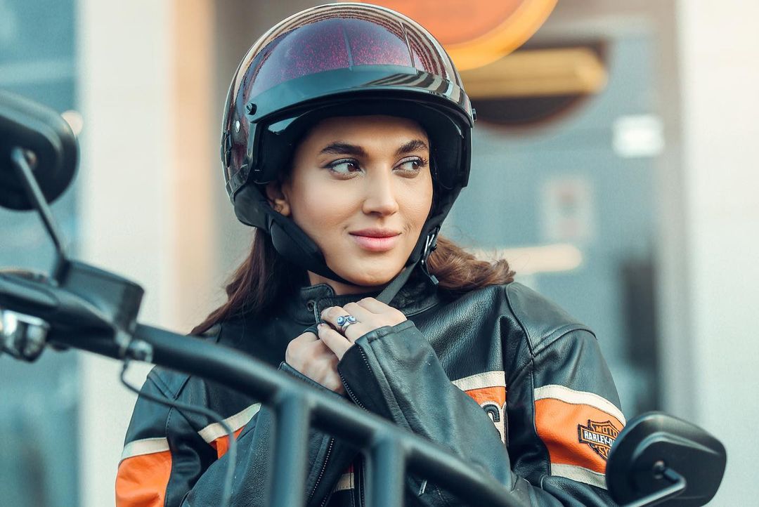 Sana Nawaz Bike's Price Will Blow Your Mind | Reviewit.pk