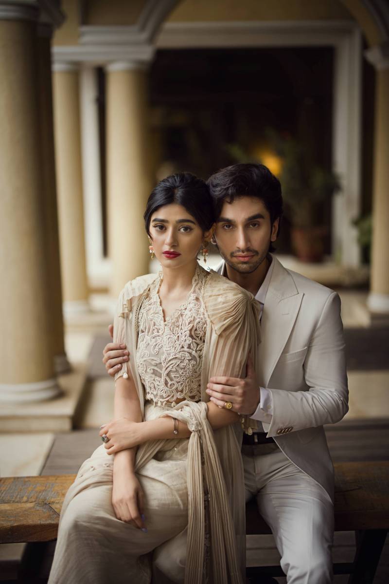 Sehar Khan Enjoys A Vacation In Thailand | Reviewit.pk