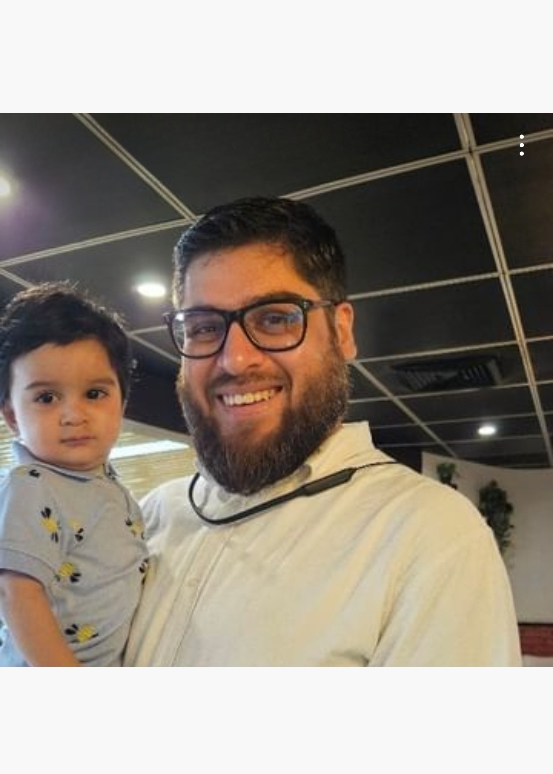 Srha Asghar's Heartwarming Pictures With Cute Son Ehaan | Reviewit.pk