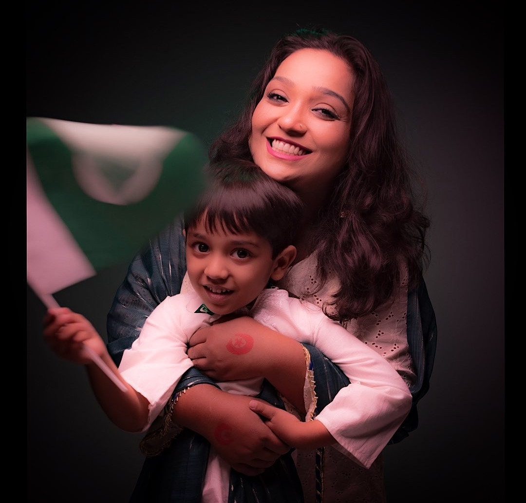 Uroosa Siddiqui Gets Emotional Sharing Family Tragedy | Reviewit.pk