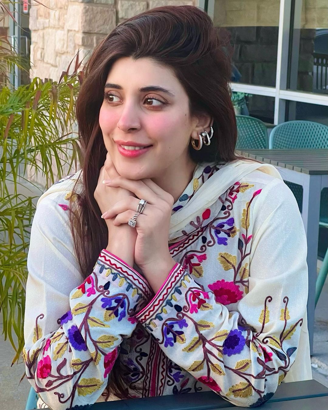 Urwa Hocane Gives Pregnancy Details - Asks For Prayers | Reviewit.pk
