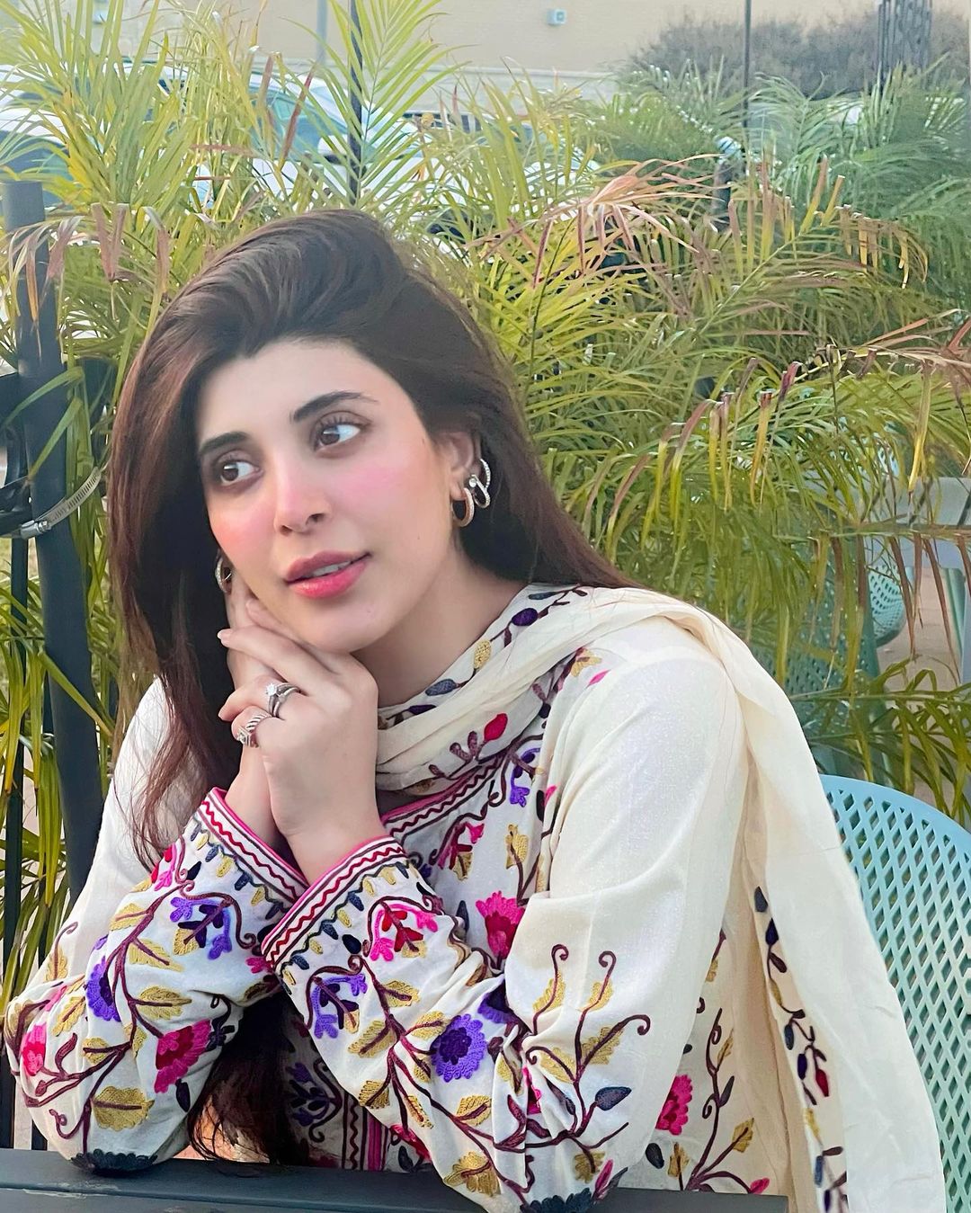 Urwa Hocane Gives Pregnancy Details - Asks For Prayers | Reviewit.pk