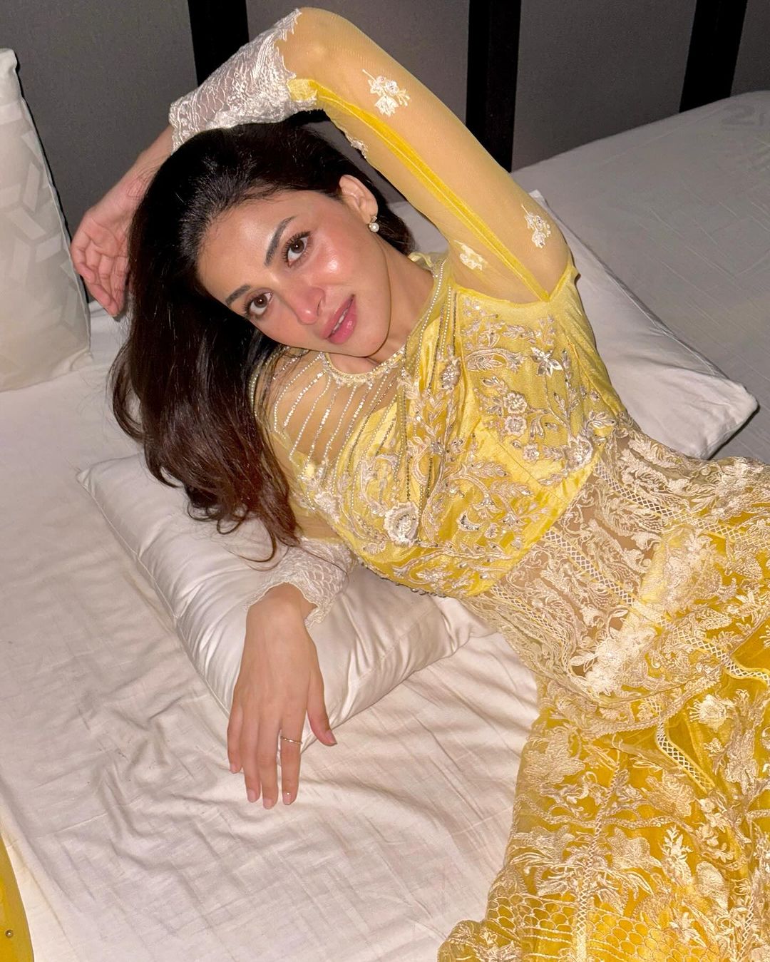 Fans Reaction on Anmol Baloch's Recent Photoshoot | Reviewit.pk