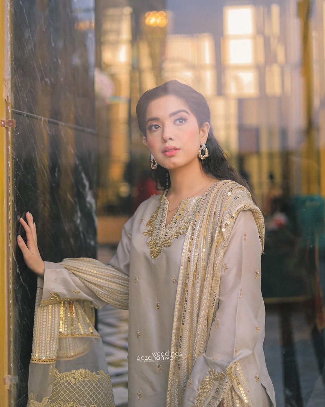 Arisha Razi Shares Stunning Pictures With Family & Friends | Reviewit.pk