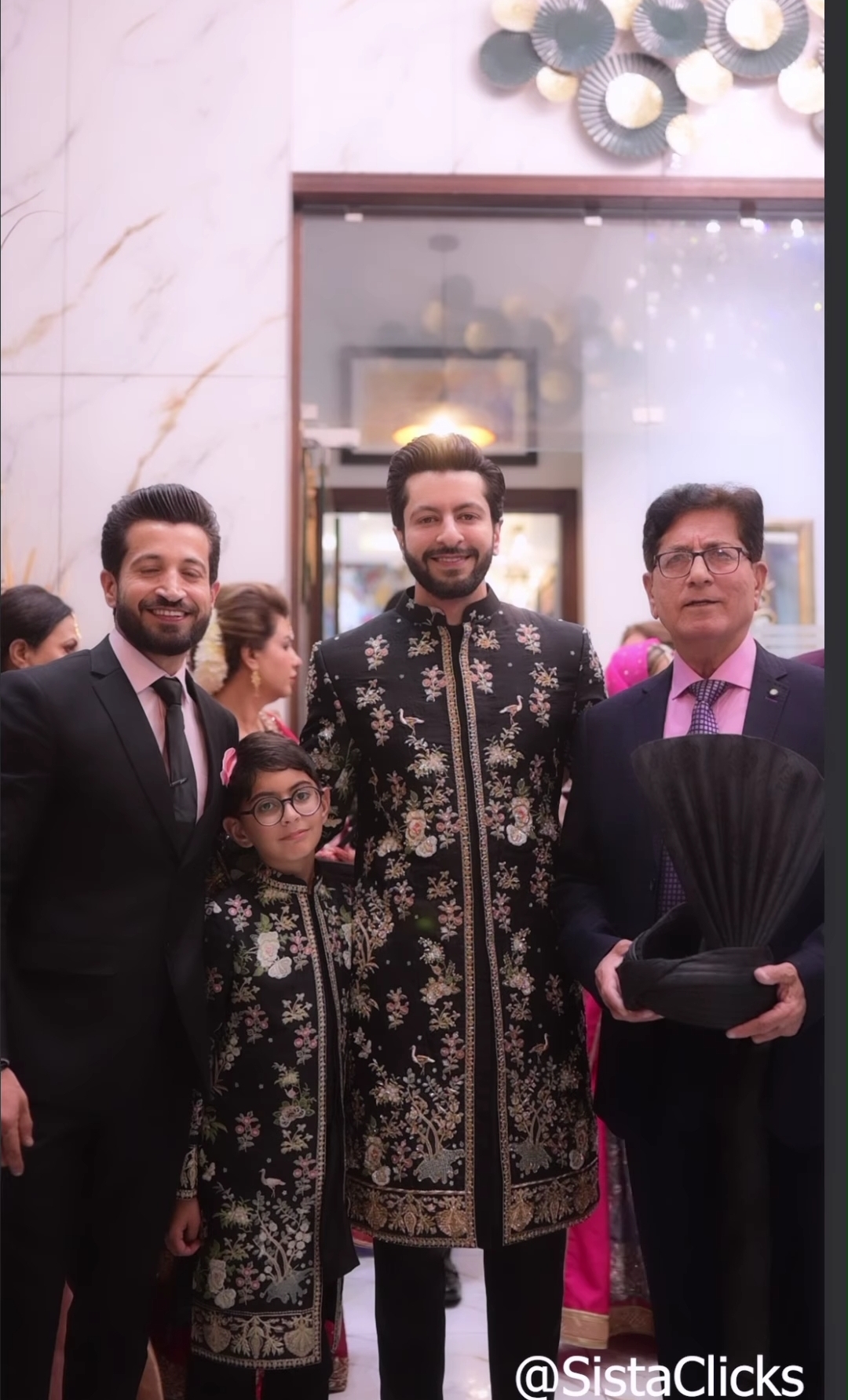 Arsalan Faisal's HD Sehra Bandi Pictures & Video | Reviewit.pk