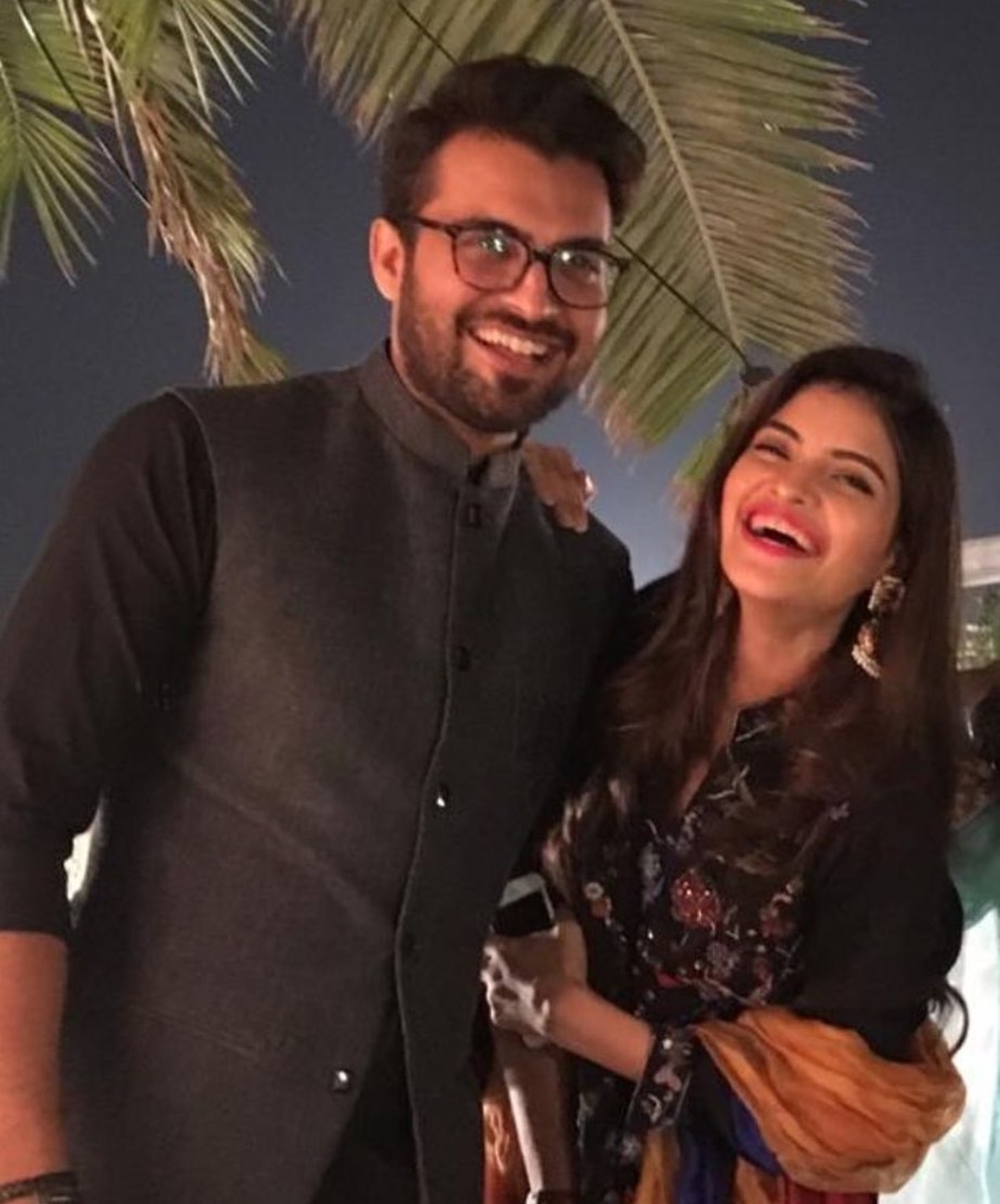 Asad Siddiqui's Adorable Family Pictures | Reviewit.pk