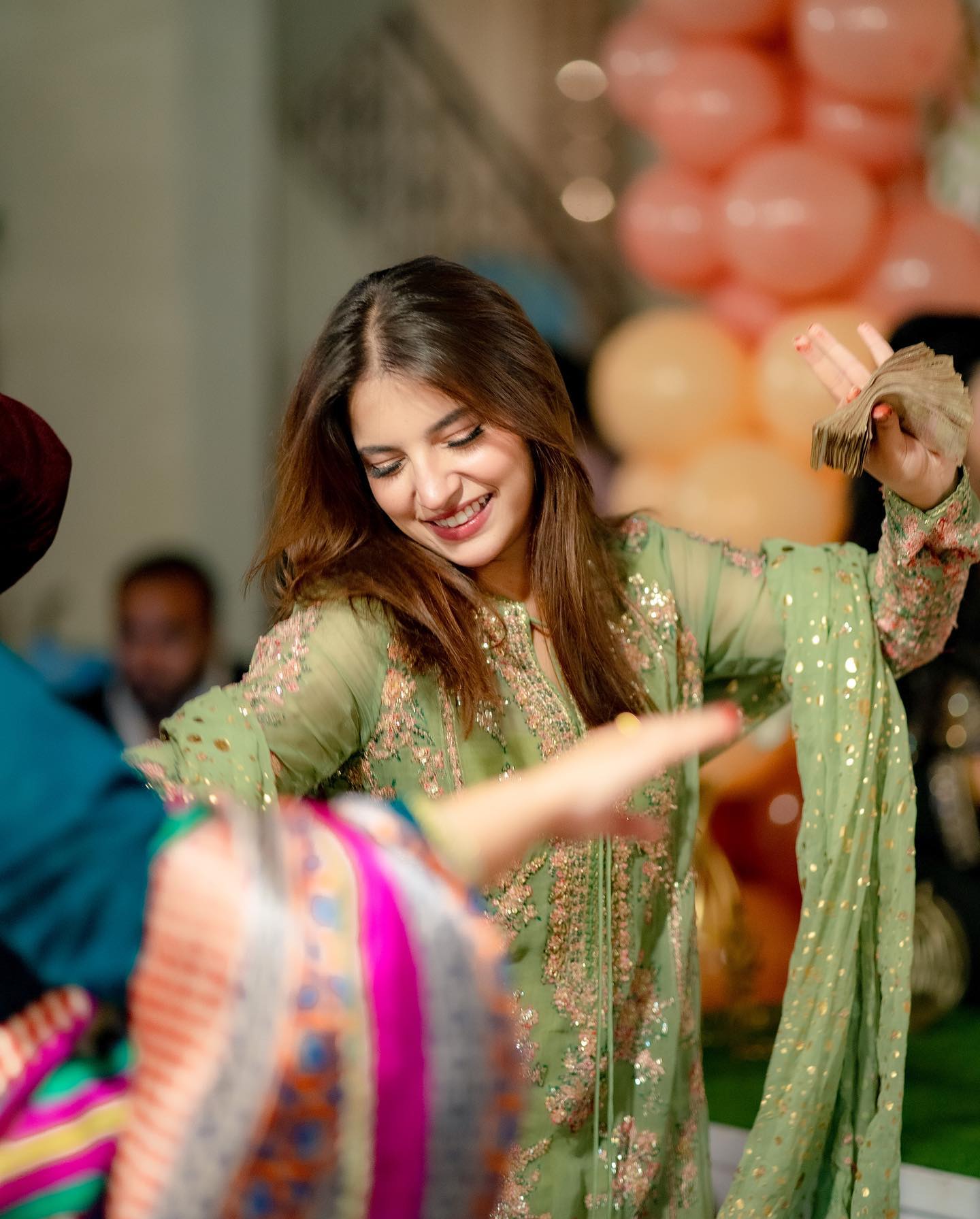 Dananeer's Beautiful HD Pictures From Family Event | Reviewit.pk