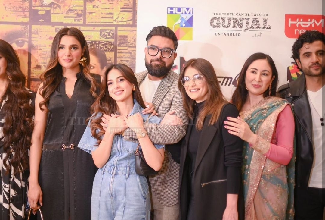 Iqra Aziz & Yasir Hussain's Stunning New Family Clicks | Reviewit.pk