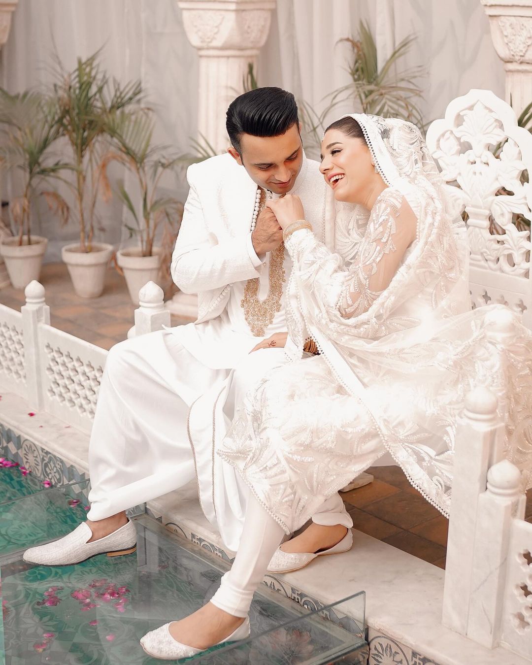 Kiran Ashfaque's HD Nikah Pictures | Reviewit.pk