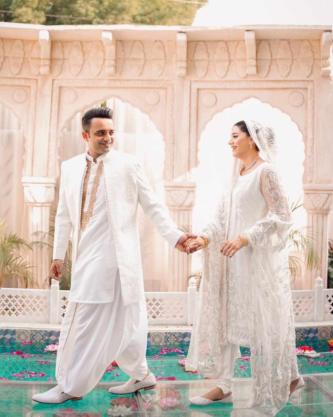 Kiran Ashfaque's HD Nikah Pictures | Reviewit.pk