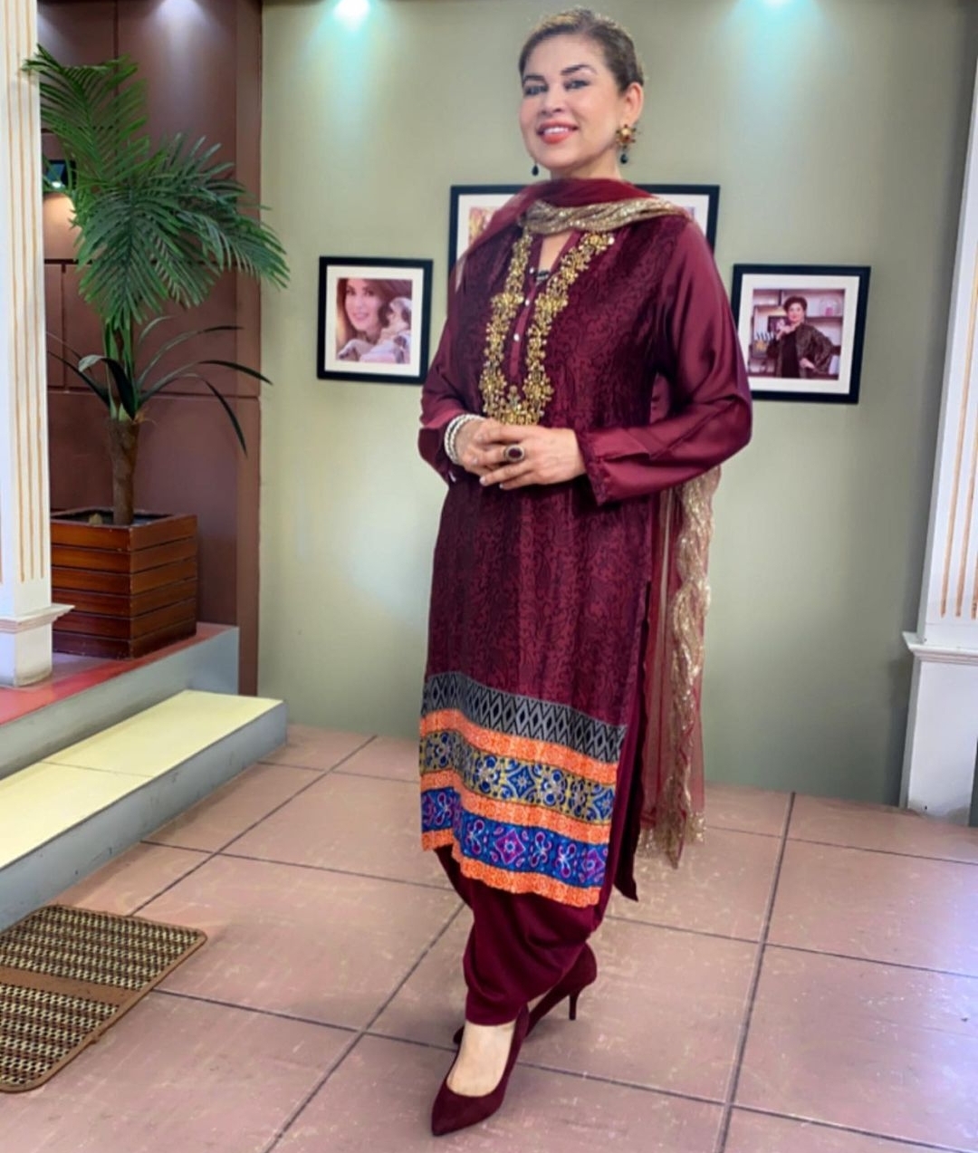 Mishi Khan On Not Getting Married & Tips For Married Couples | Reviewit.pk