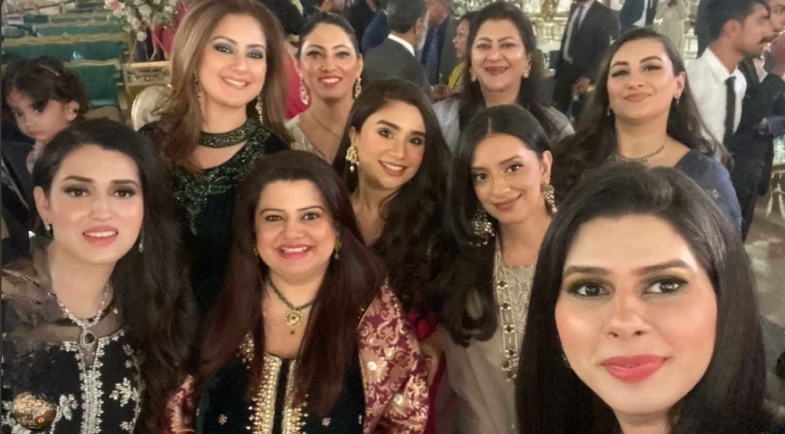 Nauman Ijaz Family Pictures From A Wedding | Reviewit.pk