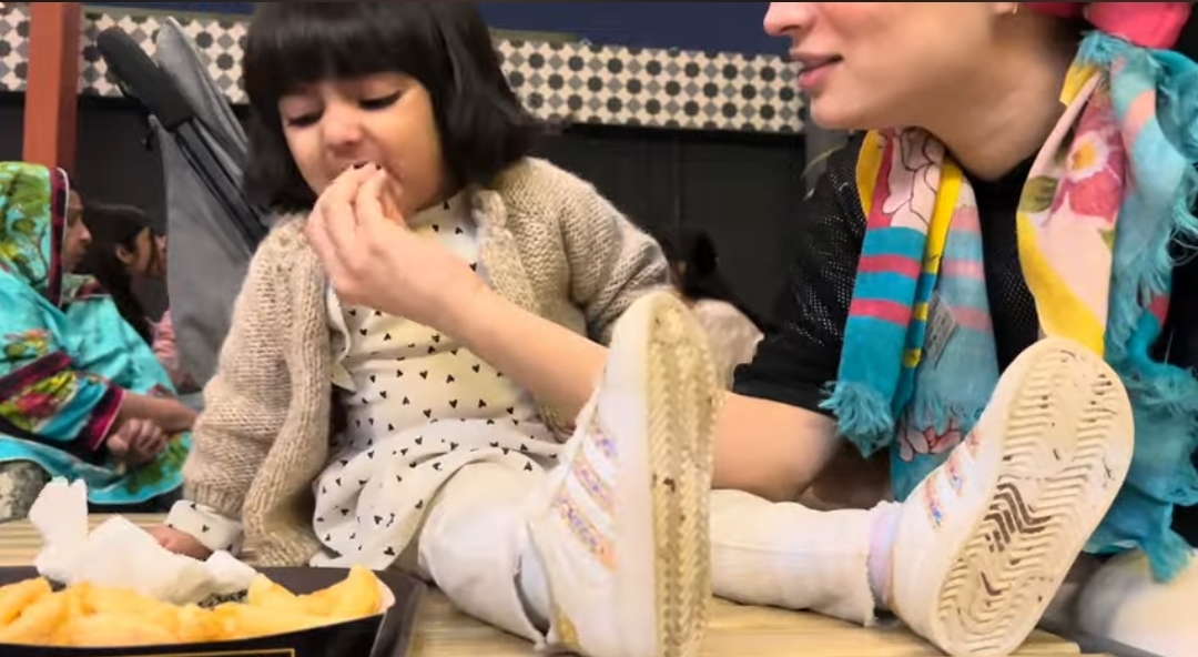 Syeda Aliza Sultan's Fun Day Out With Her Kids | Reviewit.pk