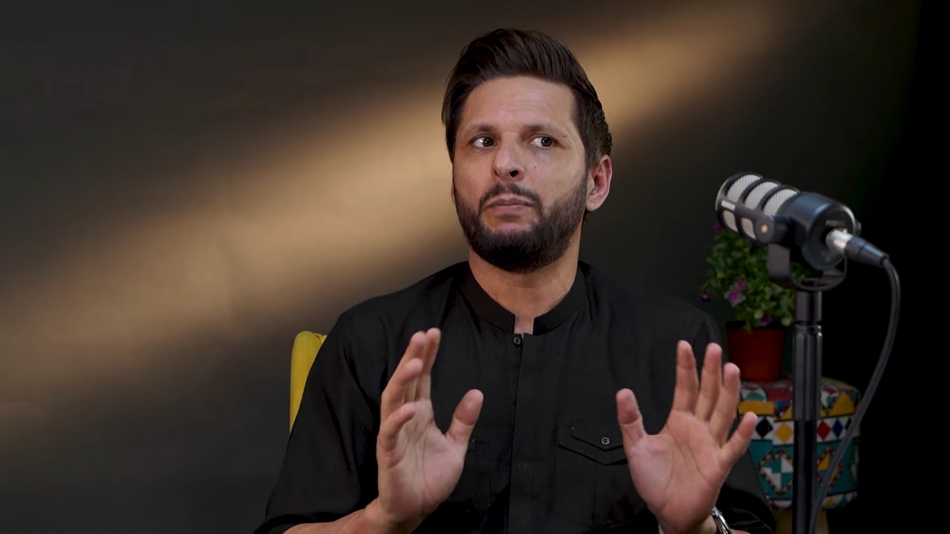 Shahid Afridi Opens Up About Beautiful Equation With Five Daughters Reviewitpk 
