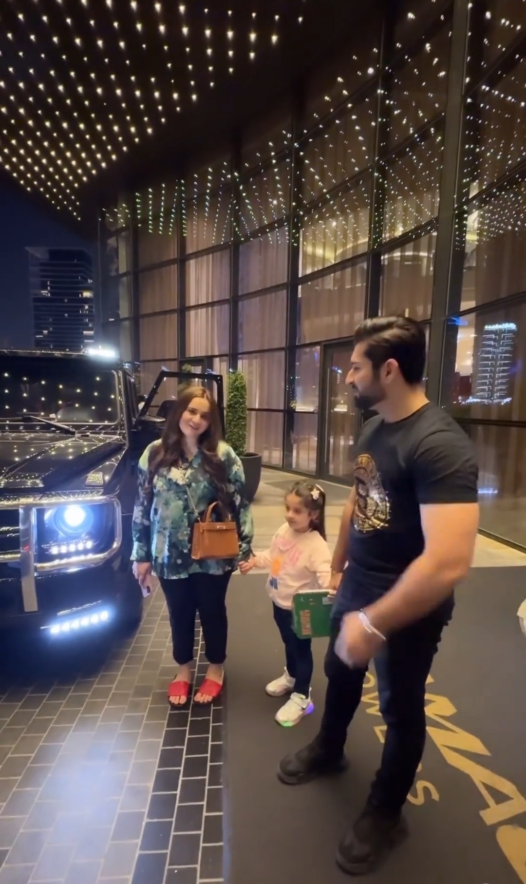 Aiman and Muneeb's New Instagram Reel & Pictures From Dubai | Reviewit.pk