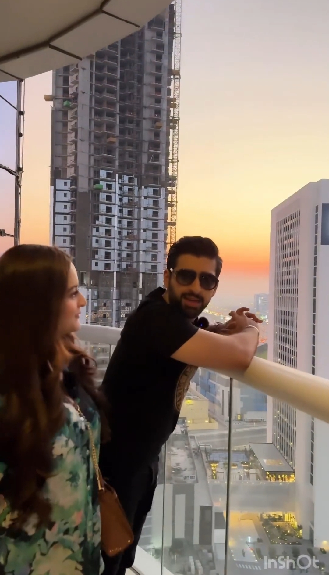 Aiman and Muneeb's New Instagram Reel & Pictures From Dubai | Reviewit.pk