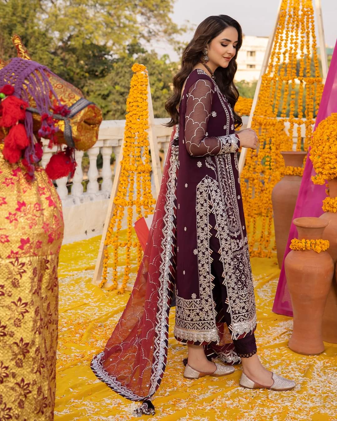 Asim Jofa Upcoming Collections Feature Famous Pakistani Actresses | Reviewit.pk