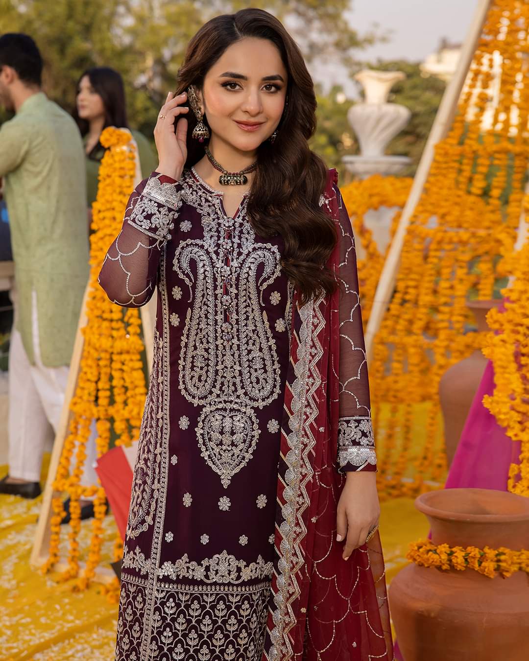 Asim Jofa Upcoming Collections Feature Famous Pakistani Actresses ...