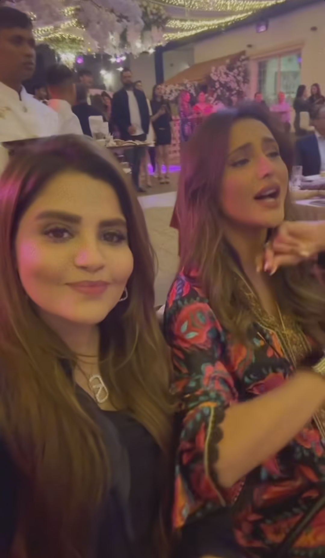 Pakistani Celebrities Attended Bpraak's Concert In Dubai | Reviewit.pk