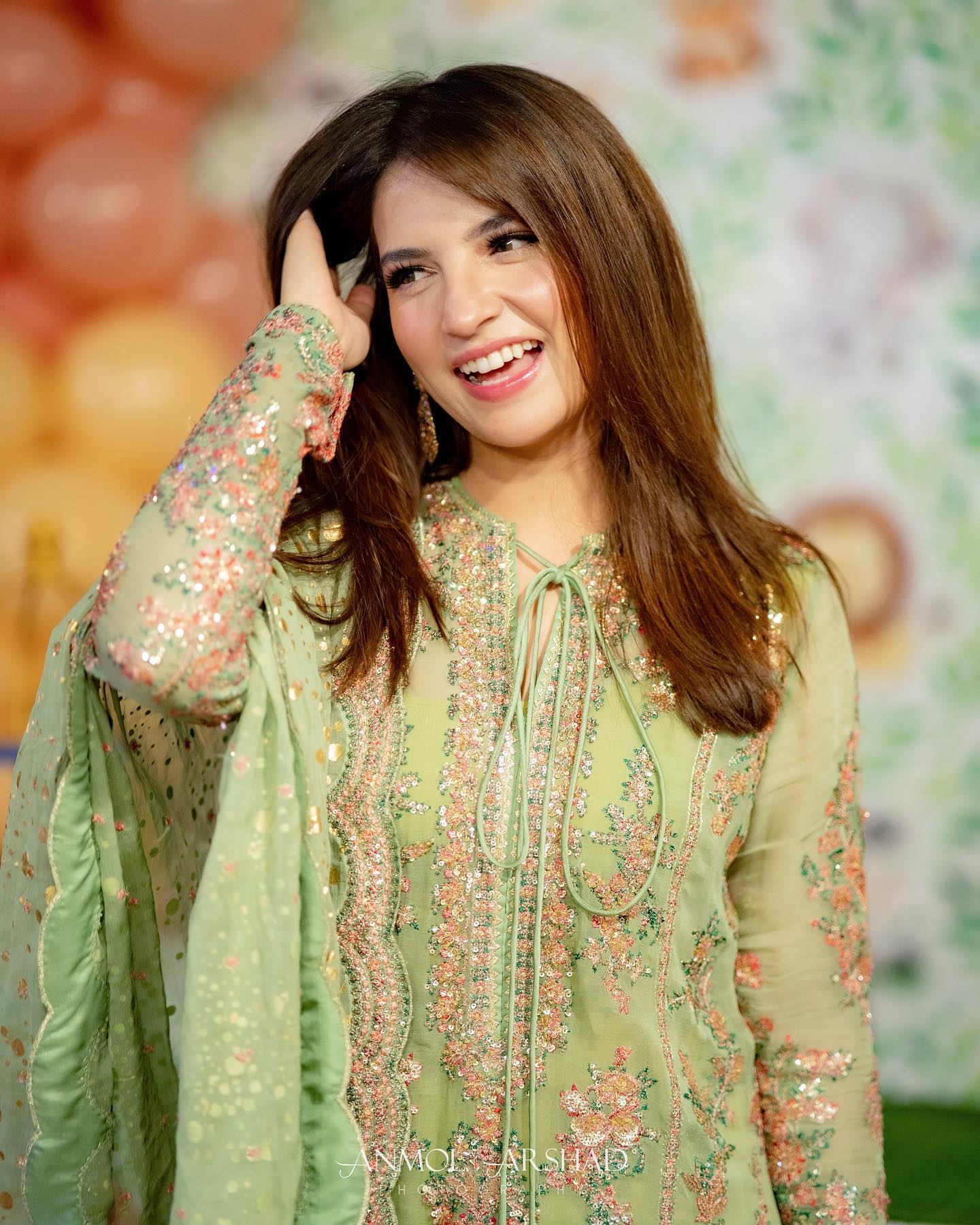 Dananeer Mobeen Celebrates Her Birthday With Ramen Cake | Reviewit.pk