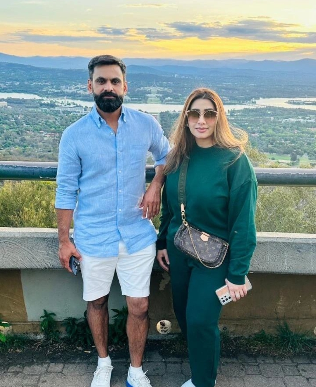Muhammad Hafeez' Pictures With Wife From Canberra, Australia | Reviewit.pk