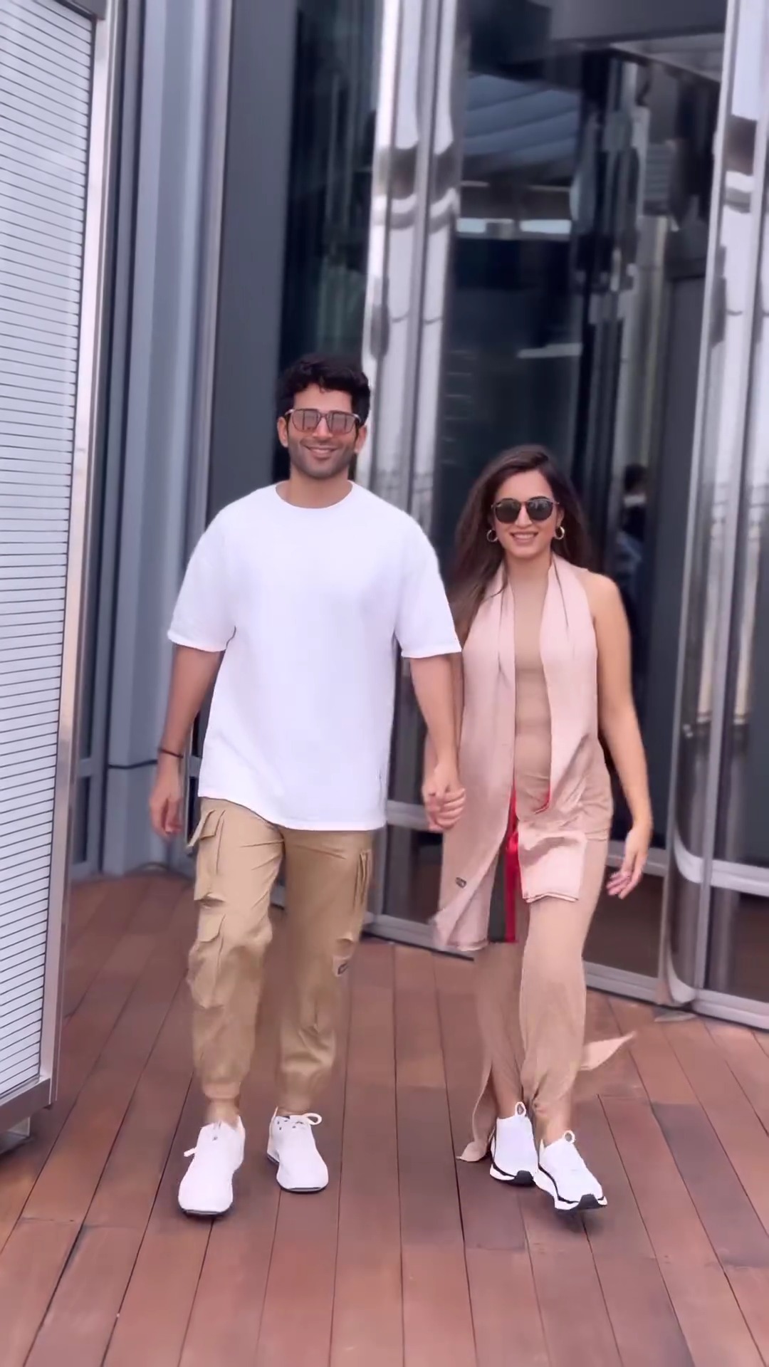 Hira Khan Vacations In Dubai With Husband Arslan Khan | Reviewit.pk