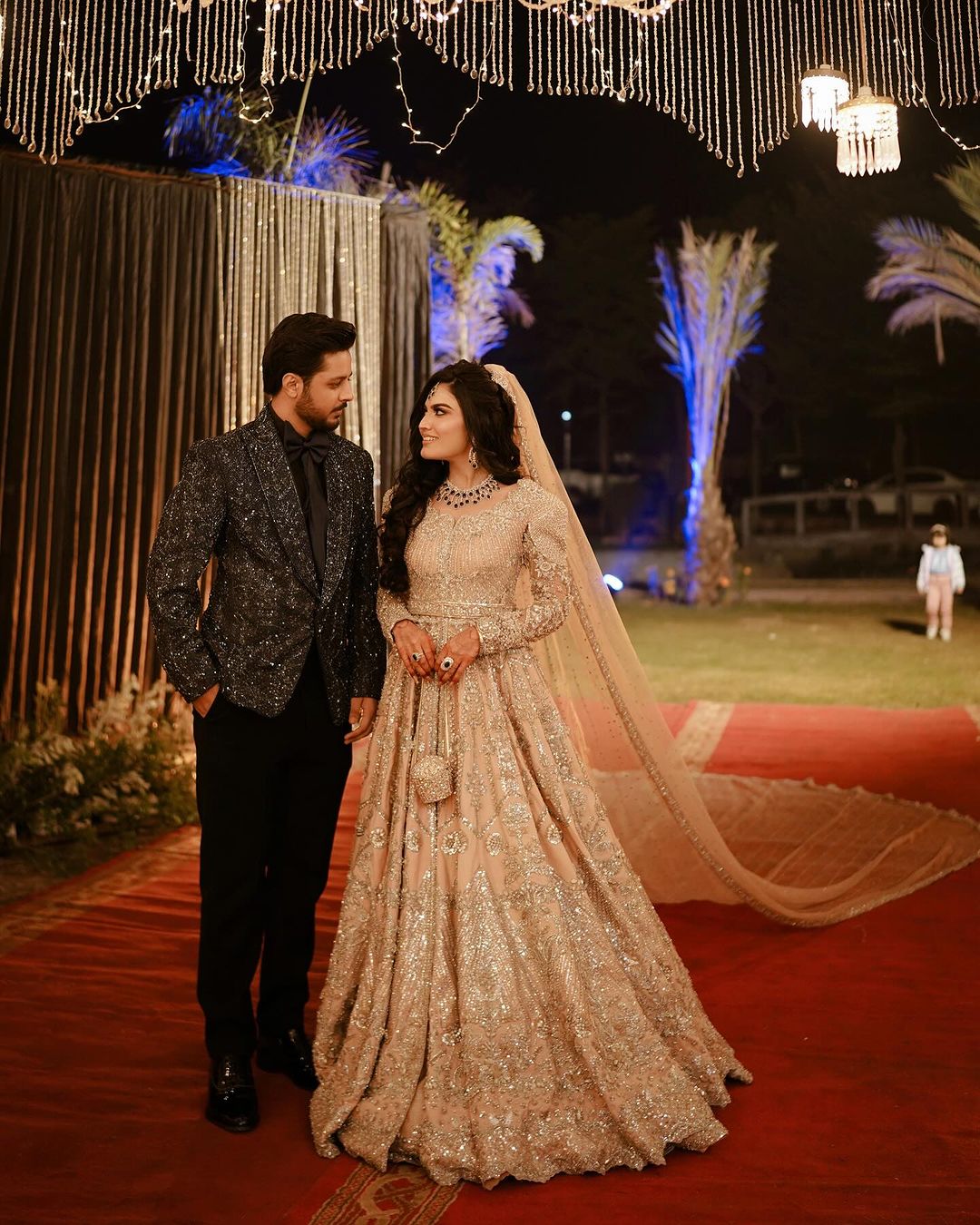 Sistrology Fame Iqra Kanwal's Beautiful HD Walima Pictures | Reviewit.pk