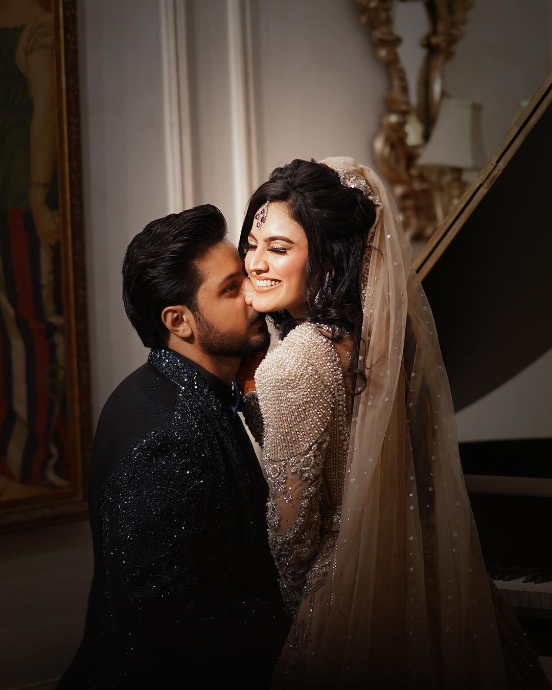 Sistrology Fame Iqra Kanwal's Beautiful HD Walima Pictures | Reviewit.pk