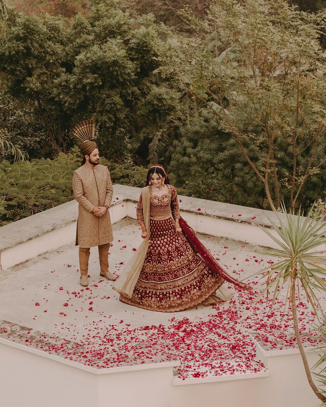 Iqra Kanwal HD Wedding Photoshoot | Reviewit.pk