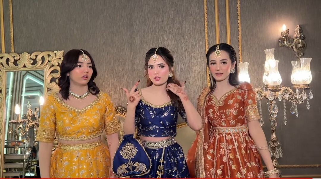 Iqra Kanwal & Areeb Pervaiz Mehndi Event Pictures & Videos | Reviewit.pk