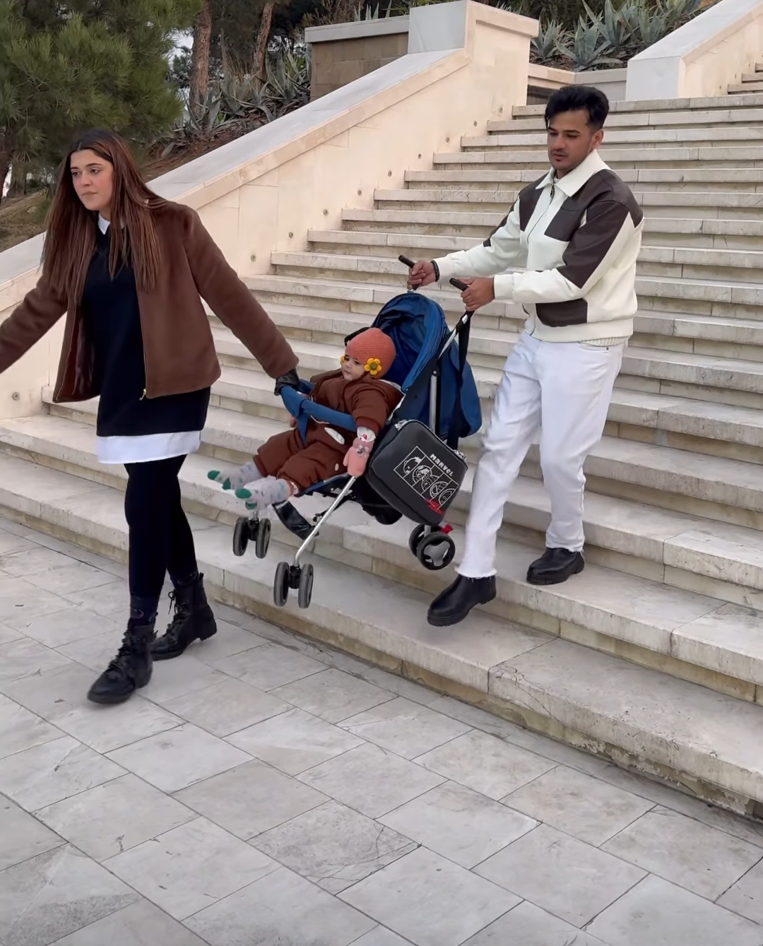 Kanwal Aftab's New Pictures From Baku Trip with Husband | Reviewit.pk