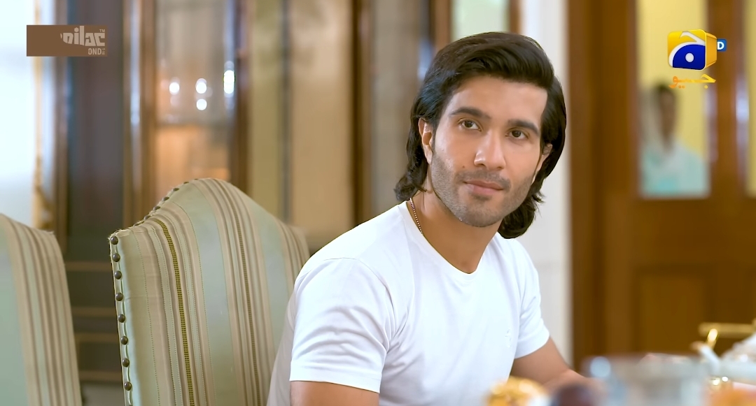 Khumar Complete Cast & Characters | Reviewit.pk