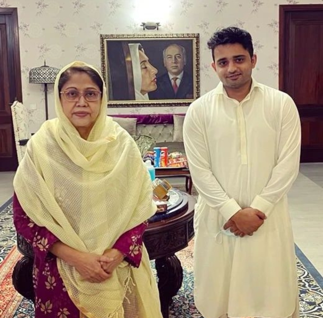 Who Is Kiran Ashfaque's Husband | Reviewit.pk