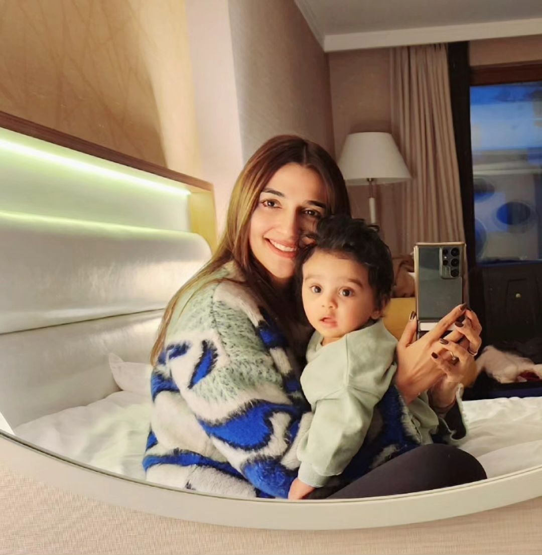 Rabab Hashim's Beautiful Pictures With Daughter From Turkey | Reviewit.pk