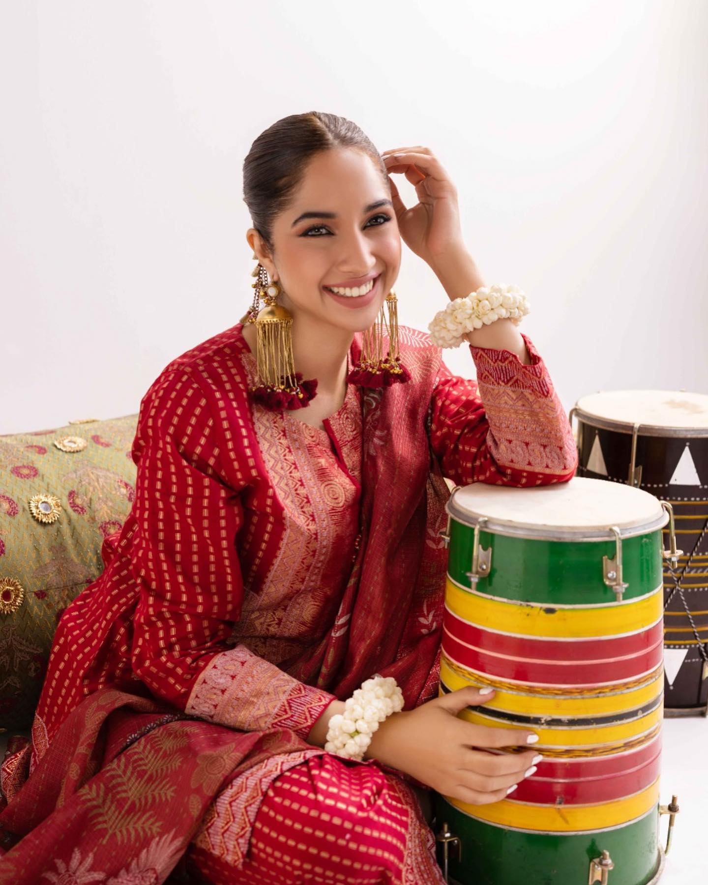 Sabeena Farooq Looks Ethereal As A White Bride | Reviewit.pk