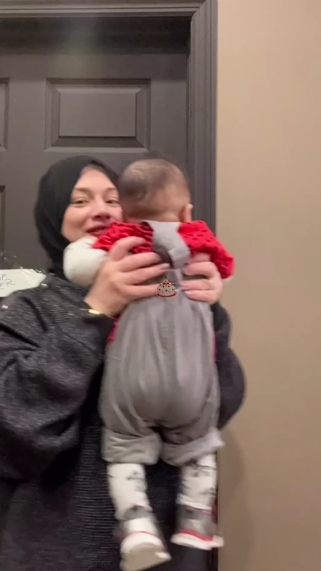 Sidra Batool Enjoys Her Birthday With Her Daughters | Reviewit.pk