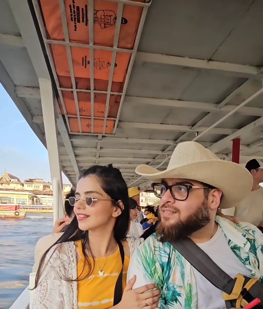 Srha Asghar's Cool Clicks & Reels With Husband From Thailand | Reviewit.pk