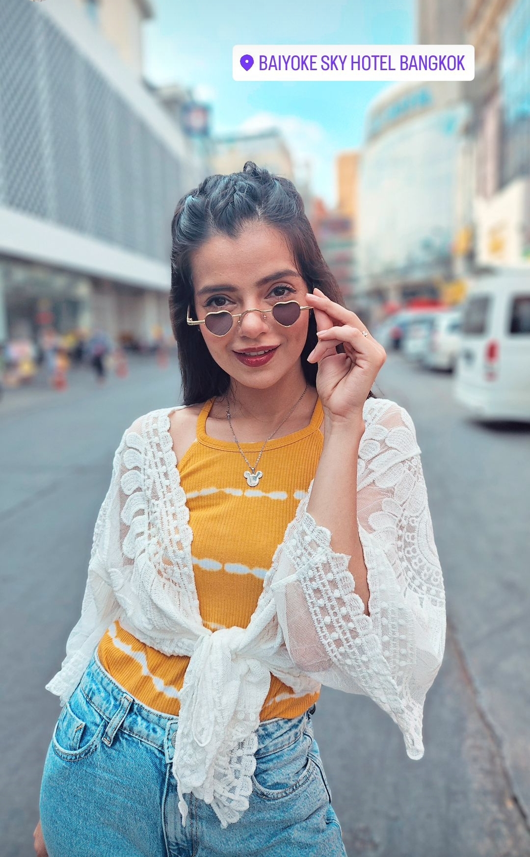 Srha Asghar in Thailand With Husband & Friends | Reviewit.pk
