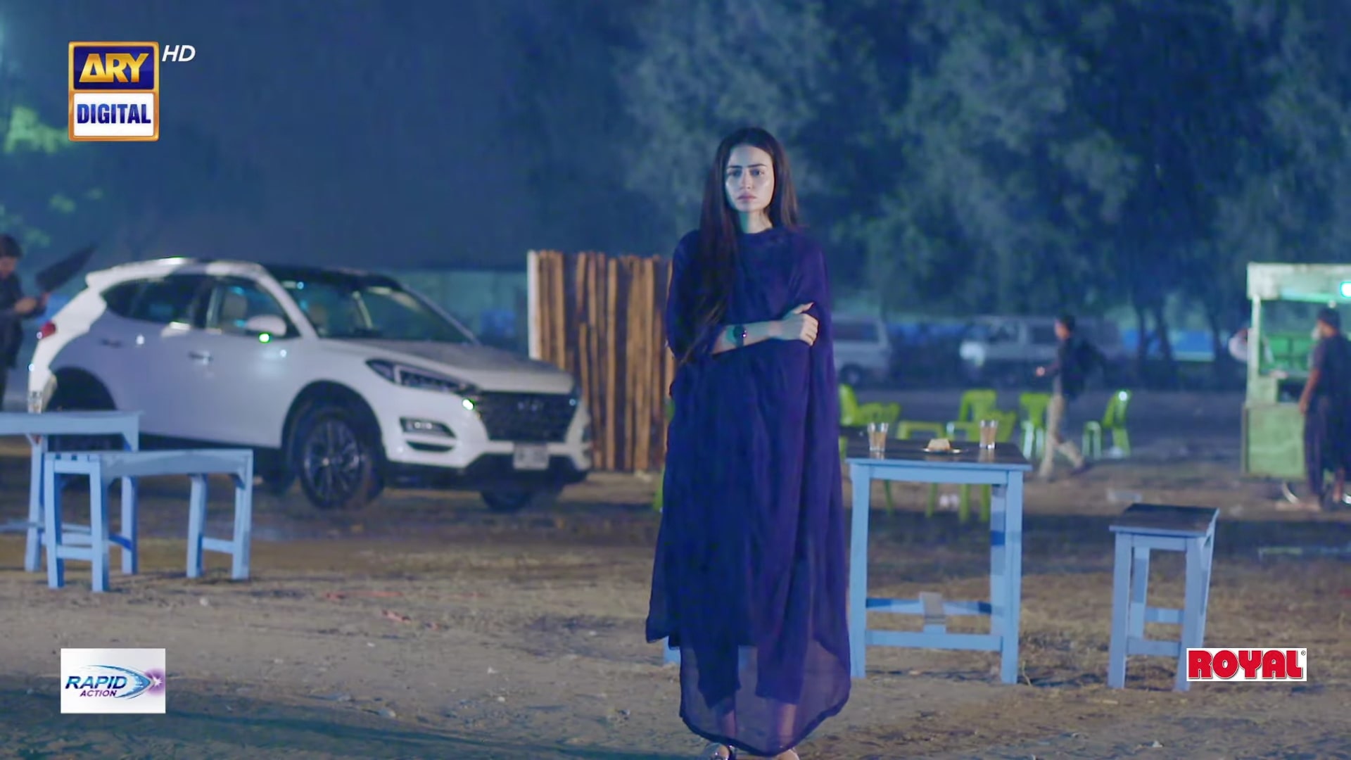 Sukoon Fans Beg Sana Javed To Change Her Dress | Reviewit.pk